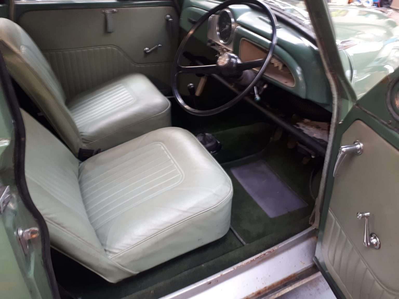 1970 Morris Minor restoration - VFR Motor Services Ltd