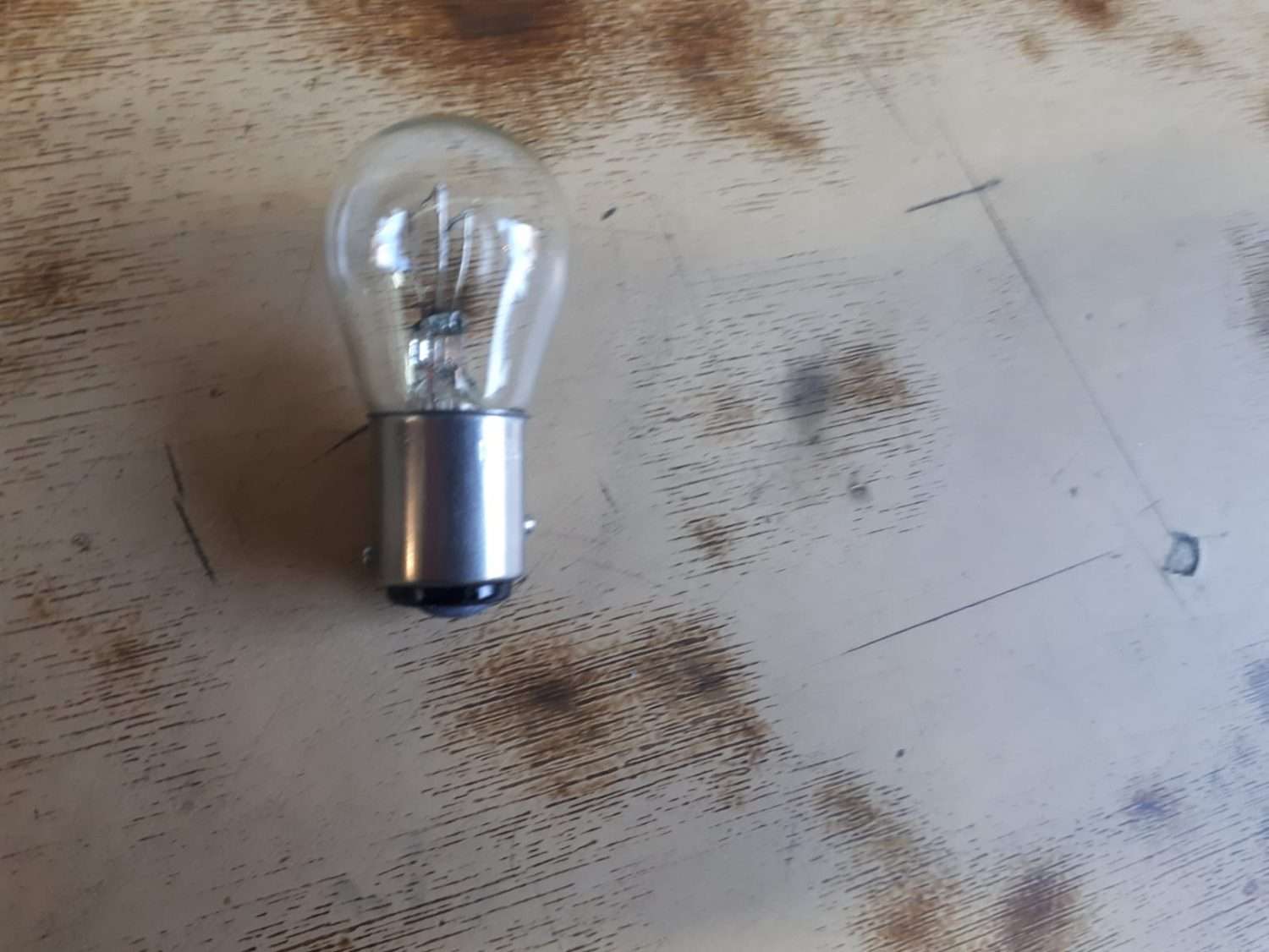 How how to fit a car exterior light bulb correctly - VFR Motor Services Ltd