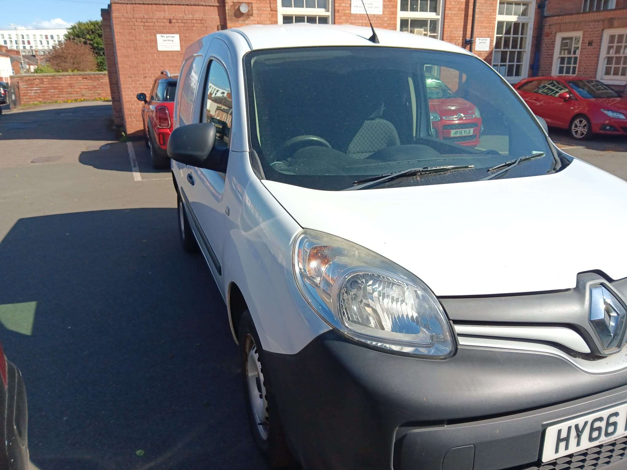 FOR SALE! White 2016 Renault Kango - VFR Motor Services Ltd